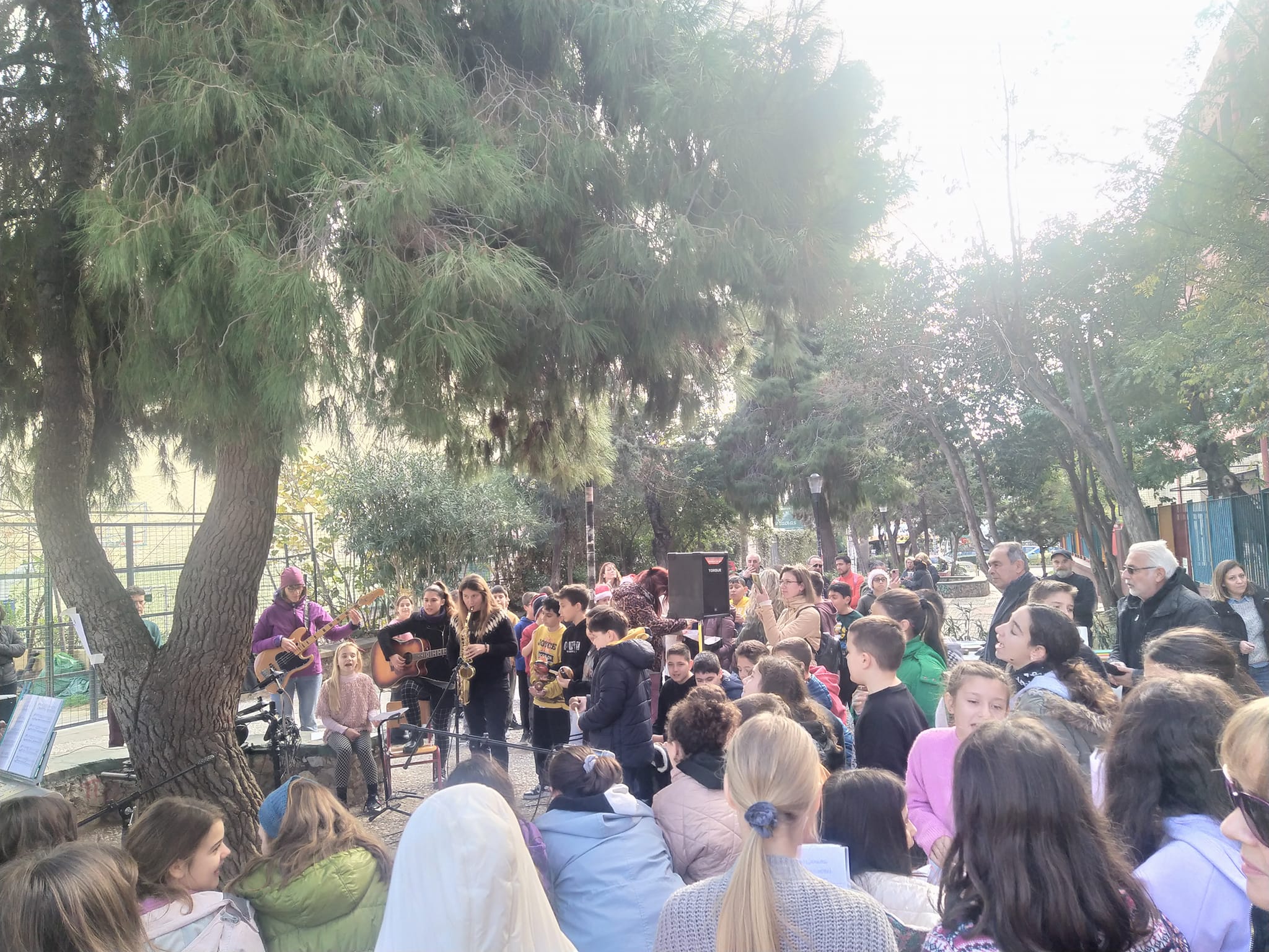 12o Δημοτικό Σχολείο Νίκαιας και «Ο Άλλος Άνθρωπος» ένωσαν τις δυνάμεις ...