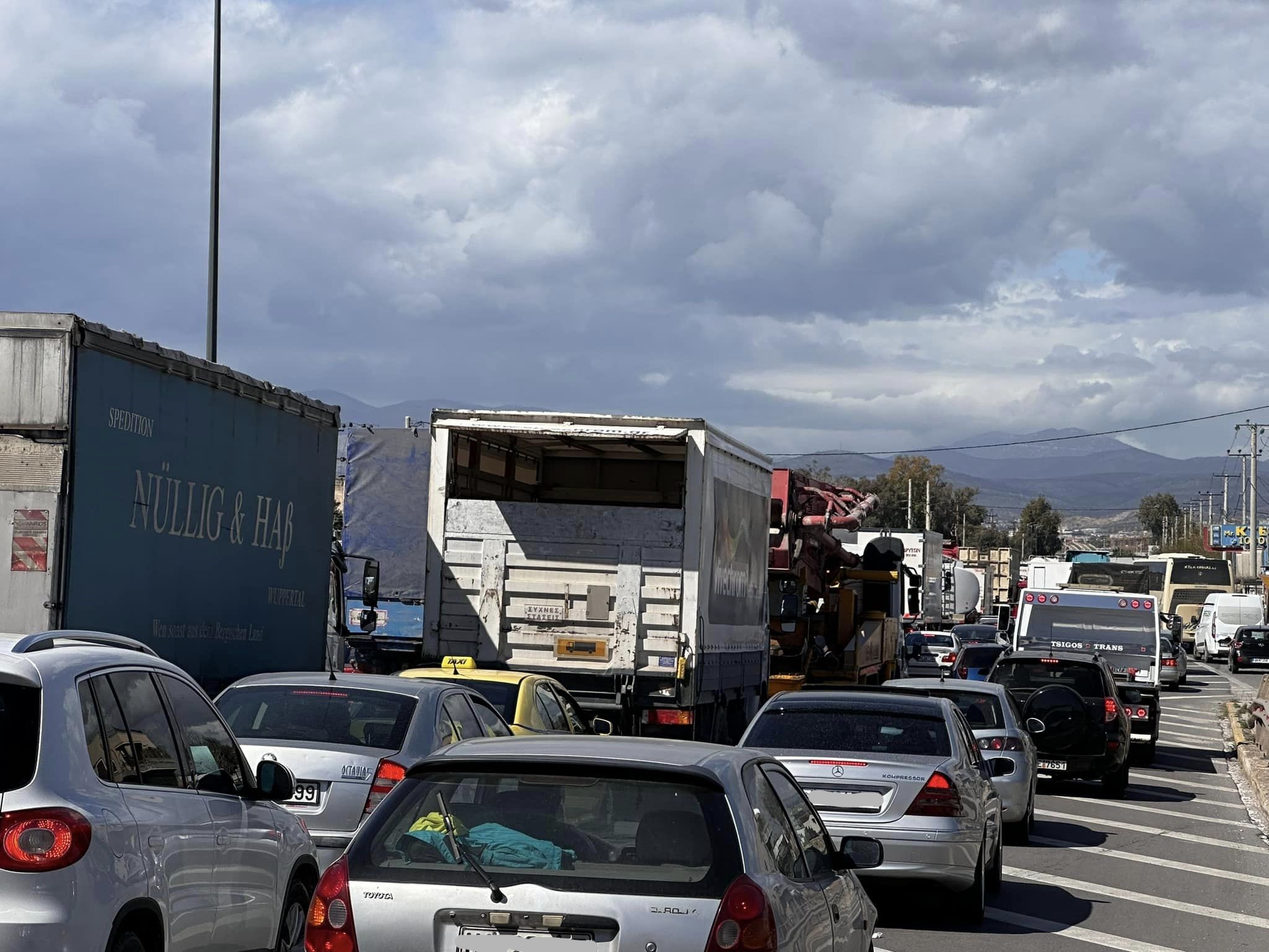 Αυξημένα μέτρα της Τροχαίας για την επιστροφή των εκδρομέων του ...
